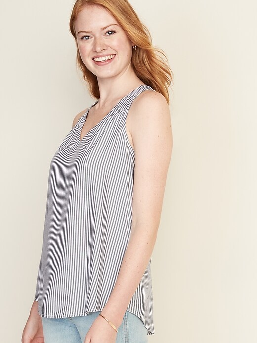 Old Navy Sleeveless V-Neck Keyhole Top for Women - 553145003000 Old Navy Sleeveless V-Neck Keyhole Top for Women - 553145003000
