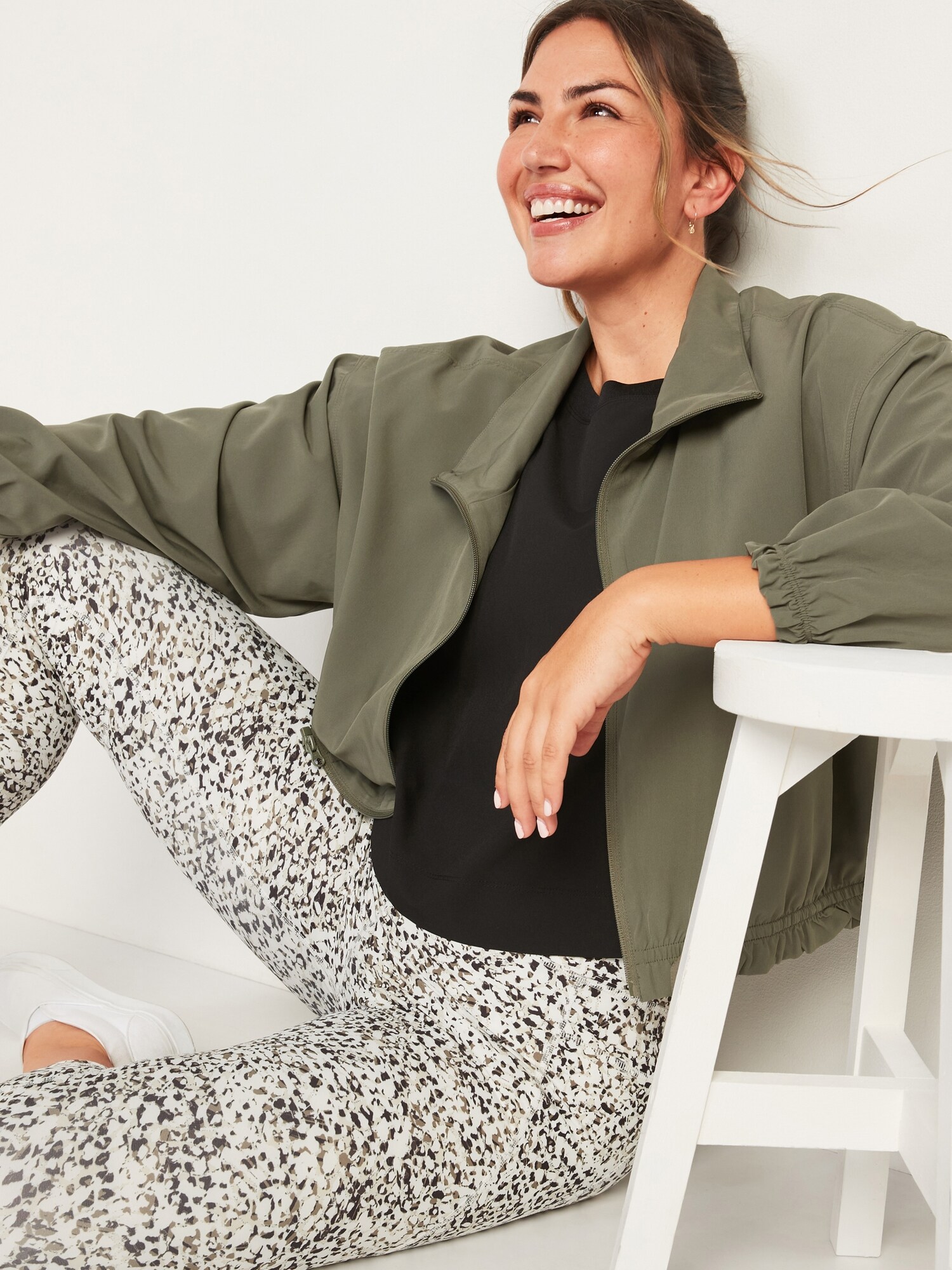 Loose Short-Sleeve StretchTech Performance Cropped Top for Women | Old Navy