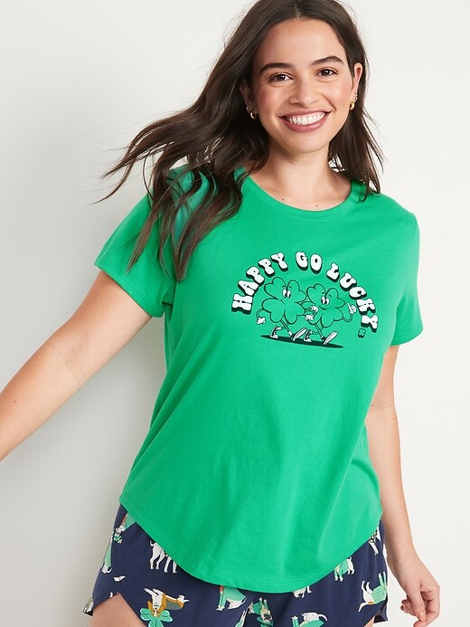Old Navy - Matching Holiday Graphic T-Shirt for Women Old Navy - Matching Holiday Graphic T-Shirt for Women