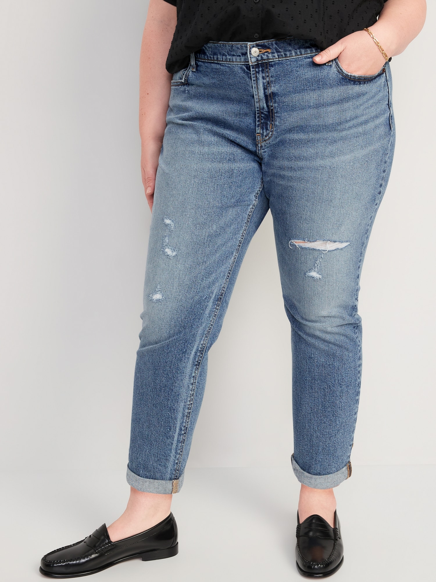 Low-Rise Ripped Boyfriend Straight Jeans for Women | Old Navy