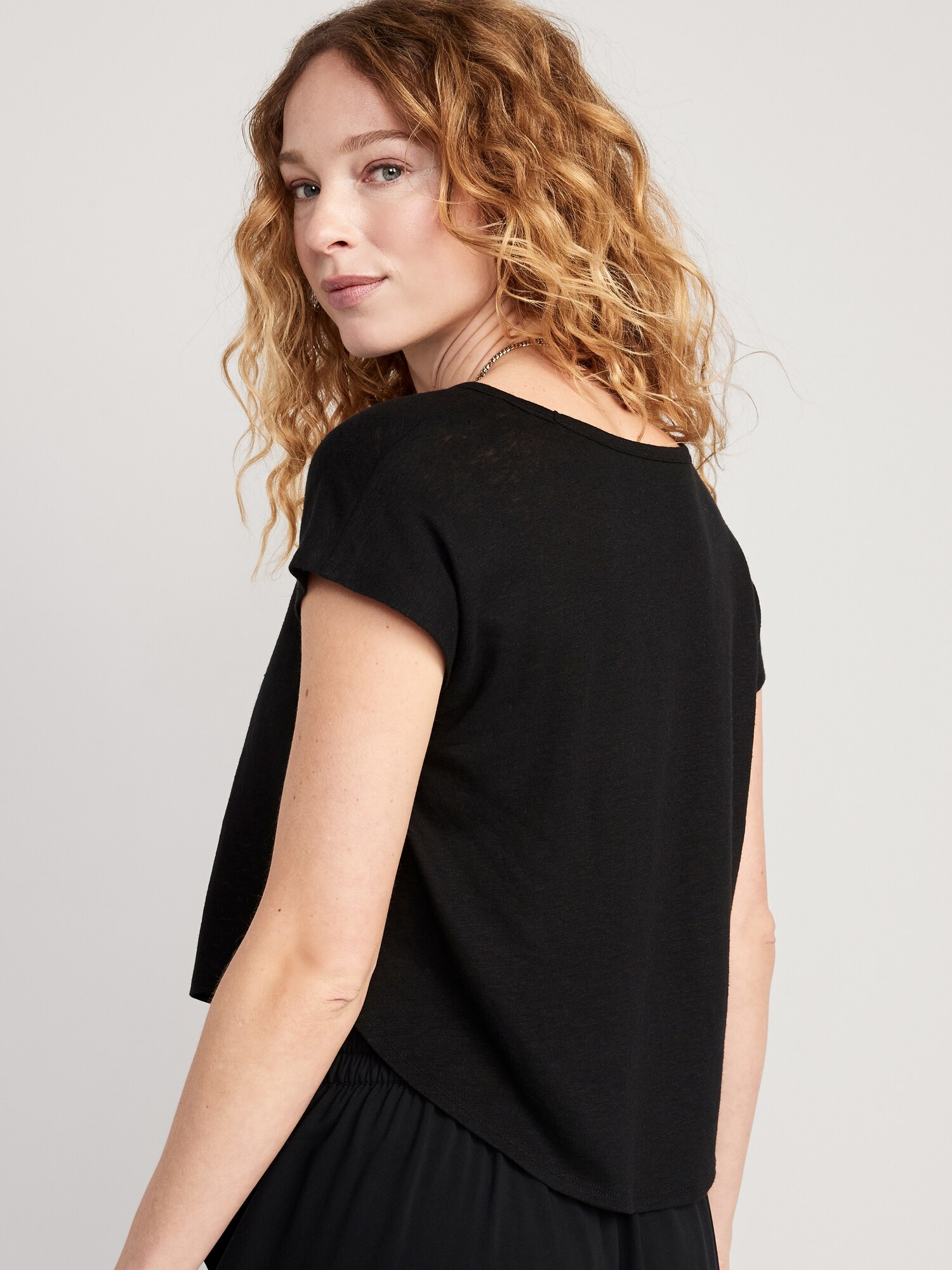 Linen-Blend Cropped Voop-Neck T-Shirt | Old Navy