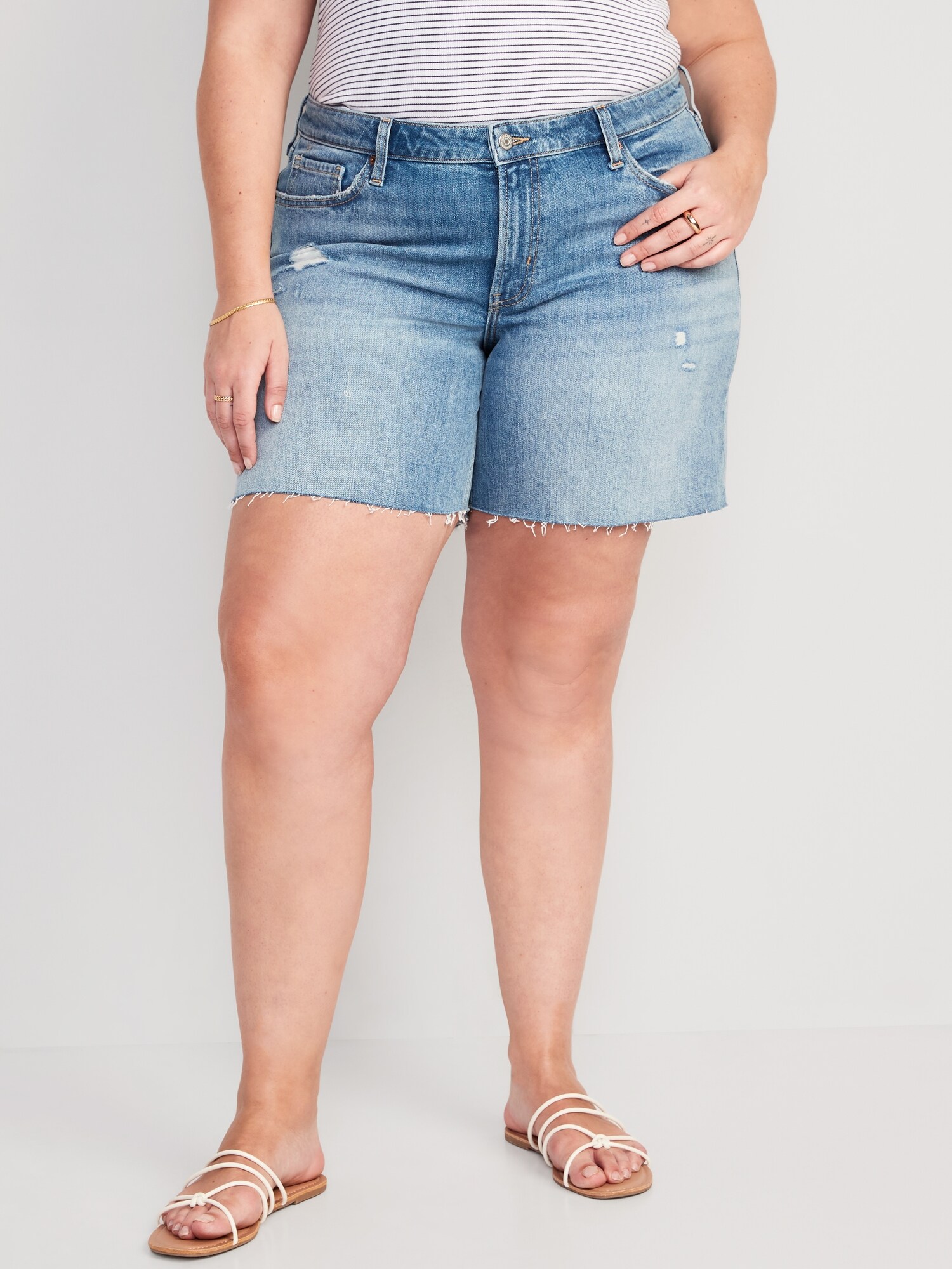 Mid-Rise OG Loose Ripped Cut-Off Jean Shorts -- 7-inch inseam | Old Navy